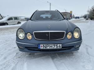 Blue Mercedes-Benz E 320 2004 in Marijampole, with an engine capacity of 3.20 L and mileage of 302 thousand km for 2599 €, photo 2 on AUTOMOTO.COM.LV