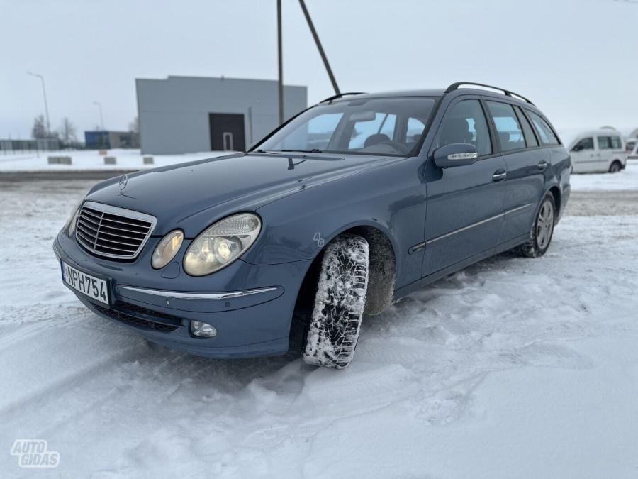 Blue Mercedes-Benz E 320 2004 in Marijampole, with an engine capacity of 3.20 L and mileage of 302 thousand km for 2599 €, photo 3 on AUTOMOTO.COM.LV