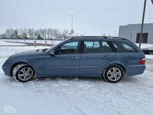 Blue Mercedes-Benz E 320 2004 in Marijampole, with an engine capacity of 3.20 L and mileage of 302 thousand km for 2599 €, photo 4 on AUTOMOTO.COM.LV