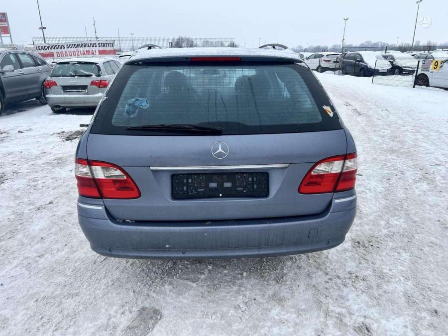 Zils Mercedes-Benz E 320 2004 Marijampole, ar dzinēja tilpumu 3.22 L un nobraukumu 320 tūkst. km par 2100 €, foto 4 vietnē AUTOMOTO.COM.LV
