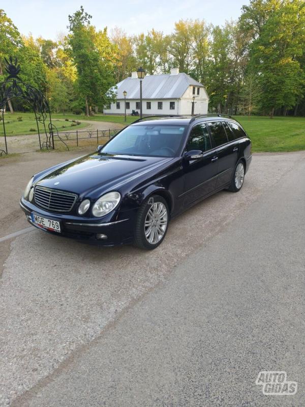Blue Mercedes-Benz E 320 2004 in Sakiai, with an engine capacity of 3.20 L and mileage of 370 thousand km for 1999 €, photo 1 on AUTOMOTO.COM.LV