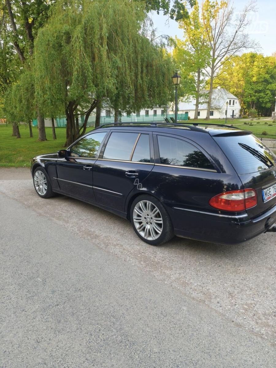 Blue Mercedes-Benz E 320 2004 in Sakiai, with an engine capacity of 3.20 L and mileage of 370 thousand km for 1999 €, photo 3 on AUTOMOTO.COM.LV