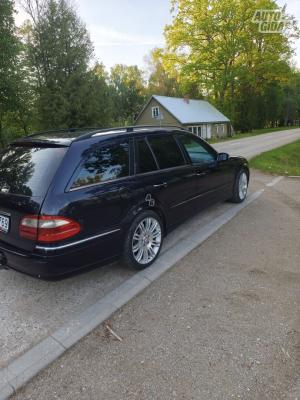 Blue Mercedes-Benz E 320 2004 in Sakiai, with an engine capacity of 3.20 L and mileage of 370 thousand km for 1999 €, photo 5 on AUTOMOTO.COM.LV