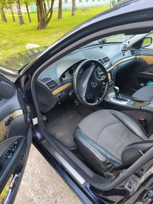 Blue Mercedes-Benz E 320 2004 in Sakiai, with an engine capacity of 3.20 L and mileage of 370 thousand km for 1999 €, photo 7 on AUTOMOTO.COM.LV
