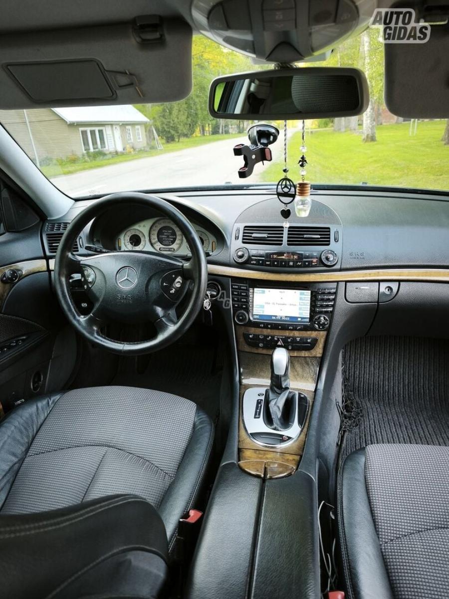 Blue Mercedes-Benz E 320 2004 in Sakiai, with an engine capacity of 3.20 L and mileage of 370 thousand km for 1999 €, photo 16 on AUTOMOTO.COM.LV