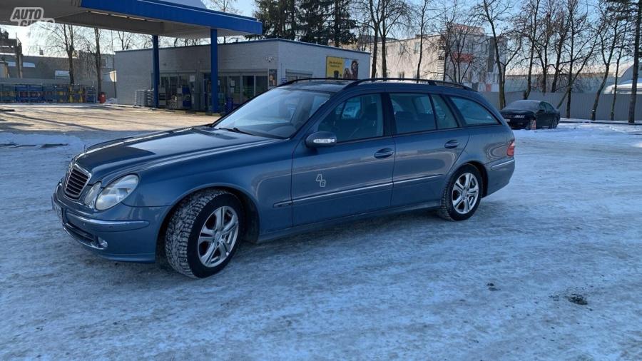 Blue Mercedes-Benz E 320 2005 in Marijampole, with an engine capacity of 3.20 L and mileage of 300 thousand km for 2599 €, photo 2 on AUTOMOTO.COM.LV