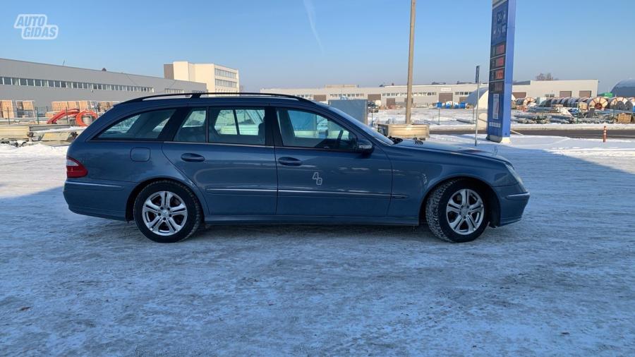 Blue Mercedes-Benz E 320 2005 in Marijampole, with an engine capacity of 3.20 L and mileage of 300 thousand km for 2599 €, photo 5 on AUTOMOTO.COM.LV