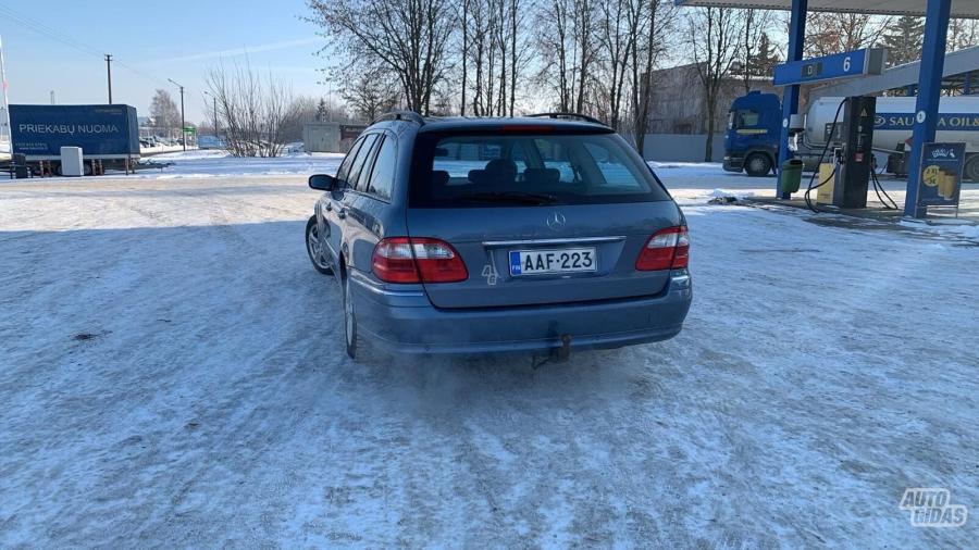 Blue Mercedes-Benz E 320 2005 in Marijampole, with an engine capacity of 3.20 L and mileage of 300 thousand km for 2599 €, photo 7 on AUTOMOTO.COM.LV
