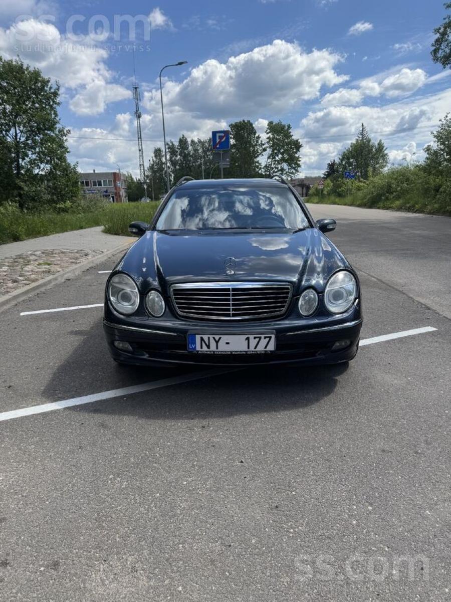 Синий Мерседес Е 320 2005 в Даугавпилс, объемом двигателя 3.00 л и пробегом 377 тыс. км за 2450 €, фото 1 на AUTOMOTO.COM.LV