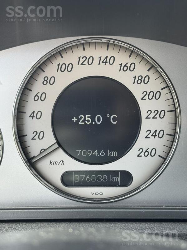 Zils Mercedes-Benz E 320 2005 Daugavpils, ar dzinēja tilpumu 3.00 L un nobraukumu 377 tūkst. km par 2450 €, foto 5 vietnē AUTOMOTO.COM.LV