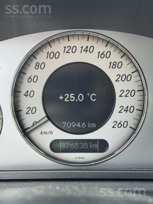 Синий Мерседес Е 320 2005 в Даугавпилс, объемом двигателя 3.00 л и пробегом 377 тыс. км за 2450 €, фото 6 на AUTOMOTO.COM.LV