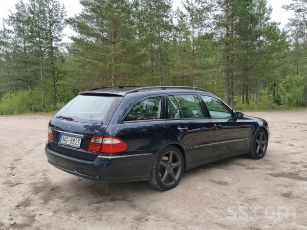 Blue Mercedes-Benz E 320 2005 in Madona, with an engine capacity of 3.20 L and mileage of 418 thousand km for 2500 €, photo 4 on AUTOMOTO.COM.LV