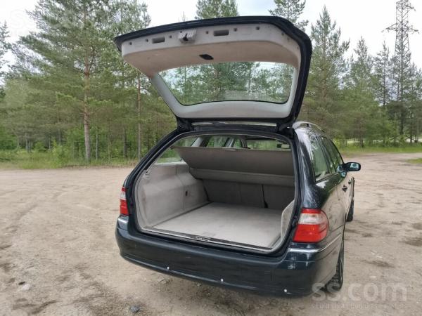 Blue Mercedes-Benz E 320 2005 in Madona, with an engine capacity of 3.20 L and mileage of 418 thousand km for 2500 €, photo 9 on AUTOMOTO.COM.LV