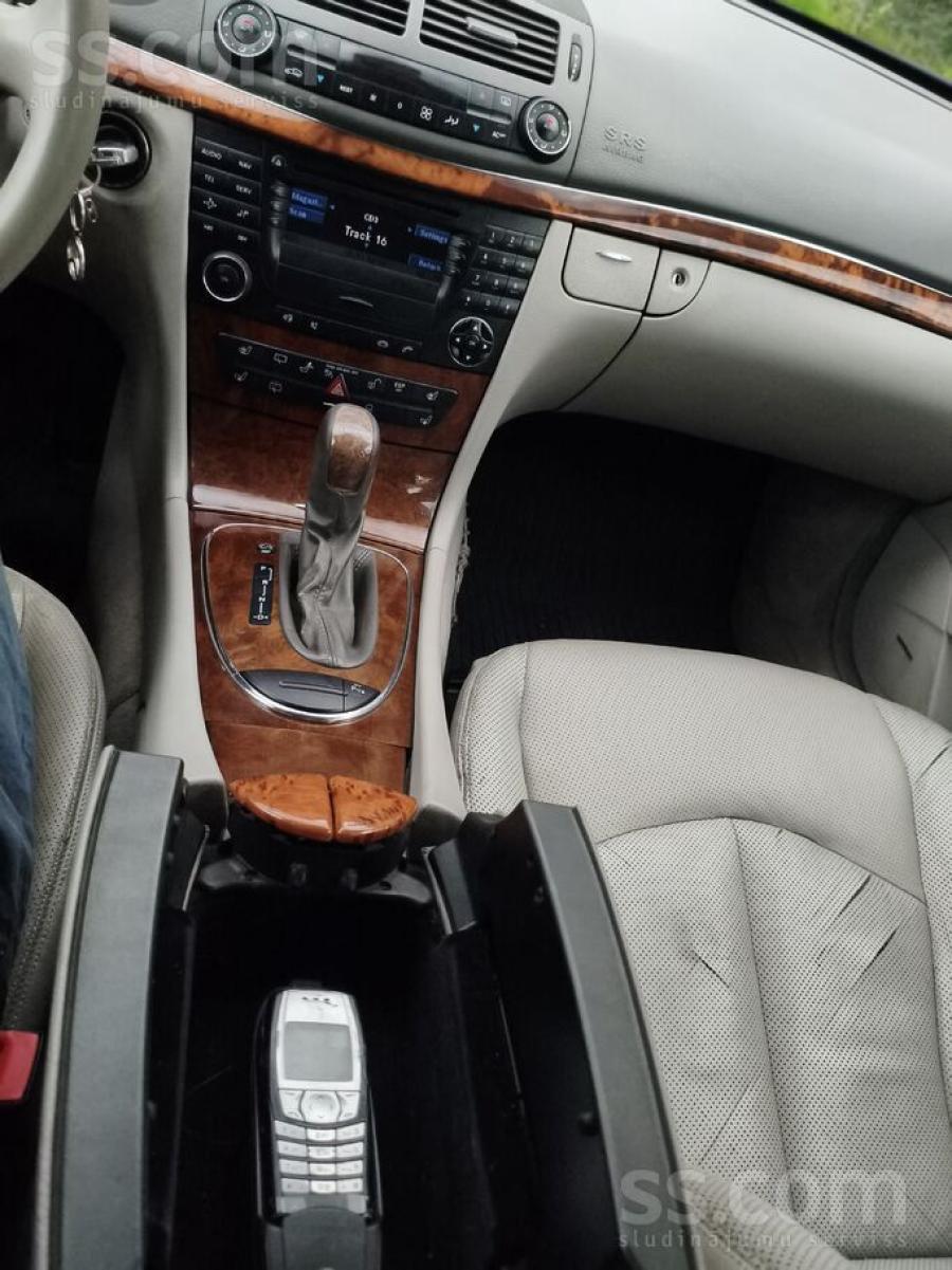 Zils Mercedes-Benz E 320 2005 Madona, ar dzinēja tilpumu 3.20 L un nobraukumu 418 tūkst. km par 2500 €, foto 16 vietnē AUTOMOTO.COM.LV