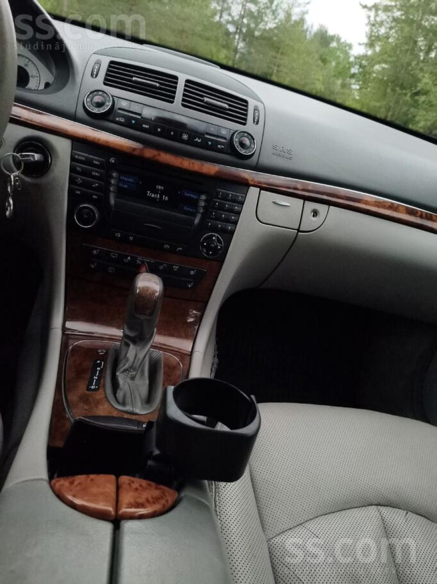 Zils Mercedes-Benz E 320 2005 Madona, ar dzinēja tilpumu 3.20 L un nobraukumu 418 tūkst. km par 2500 €, foto 17 vietnē AUTOMOTO.COM.LV