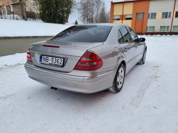 Коричневый Мерседес Е 320 2004 в Екабпилс, объемом двигателя 3.20 л и пробегом 414 тыс. км за 2490 €, фото 7 на AUTOMOTO.COM.LV