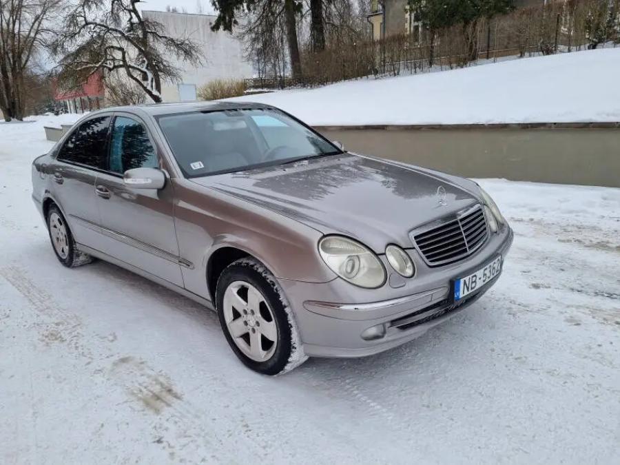 Коричневый Мерседес Е 320 2004 в Екабпилс, объемом двигателя 3.20 л и пробегом 414 тыс. км за 2490 €, фото 5 на AUTOMOTO.COM.LV