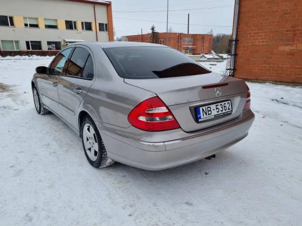 Brown Mercedes-Benz E 320 2004 in Jekabpils, with an engine capacity of 3.20 L and mileage of 414 thousand km for 2490 €, photo 8 on AUTOMOTO.COM.LV