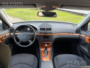 Brūns Mercedes-Benz E 320 2006 Rīga, ar dzinēja tilpumu 3.00 L un nobraukumu 0 tūkst. km par 3950 €, foto 17 vietnē AUTOMOTO.COM.LV