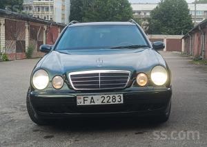 Green Mercedes-Benz E 320 2001 in Riga, with an engine capacity of 3.20 L and mileage of 420 thousand km for 1600 €, photo 3 on AUTOMOTO.COM.LV