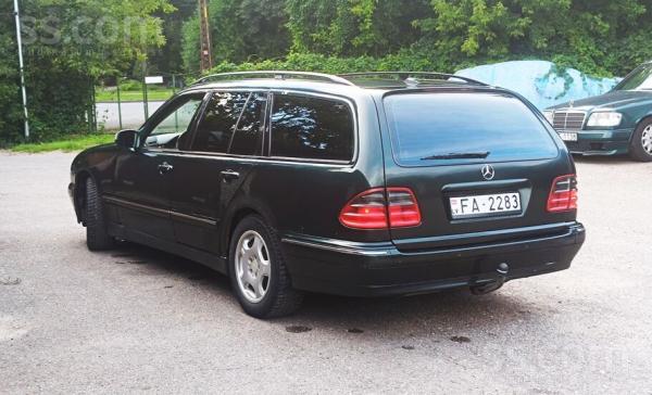 Green Mercedes-Benz E 320 2001 in Riga, with an engine capacity of 3.20 L and mileage of 420 thousand km for 1600 €, photo 3 on AUTOMOTO.COM.LV