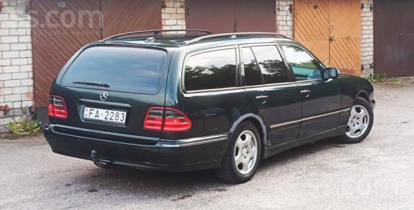 Green Mercedes-Benz E 320 2001 in Riga, with an engine capacity of 3.20 L and mileage of 420 thousand km for 1600 €, photo 4 on AUTOMOTO.COM.LV