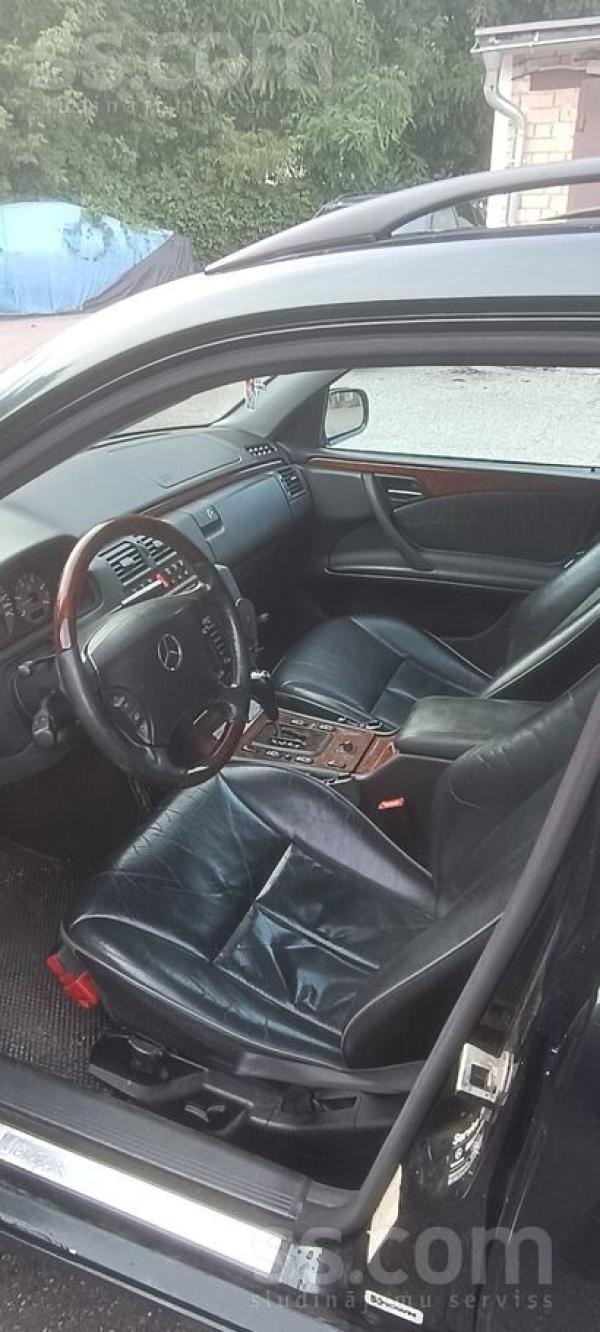Green Mercedes-Benz E 320 2001 in Riga, with an engine capacity of 3.20 L and mileage of 420 thousand km for 1600 €, photo 7 on AUTOMOTO.COM.LV