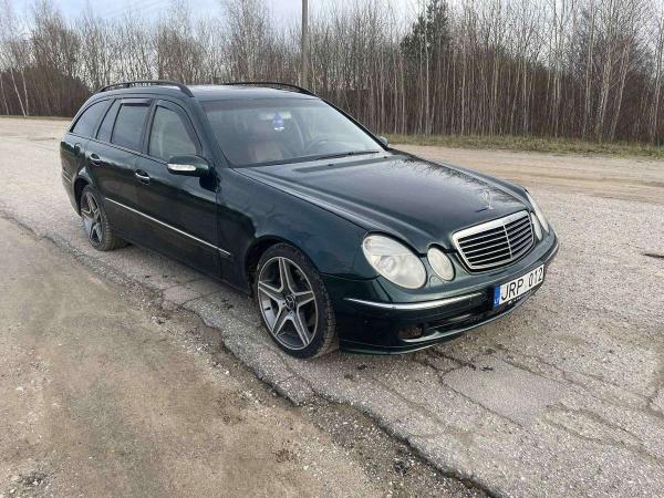 Green Mercedes-Benz E 320 2003 in Gargzdai, with an engine capacity of 3.20 L and mileage of 445 thousand km for 2200 €, photo 2 on AUTOMOTO.COM.LV