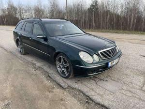 Green Mercedes-Benz E 320 2003 in Gargzdai, with an engine capacity of 3.20 L and mileage of 445 thousand km for 2200 €, photo 2 on AUTOMOTO.COM.LV