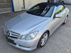 Grey Mercedes-Benz E 320 2011 in Silute, with an engine capacity of 3.00 L and mileage of 263 thousand km for 7999 €, photo 4 on AUTOMOTO.COM.LV