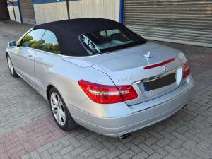 Grey Mercedes-Benz E 320 2011 in Silute, with an engine capacity of 3.00 L and mileage of 263 thousand km for 7999 €, photo 6 on AUTOMOTO.COM.LV