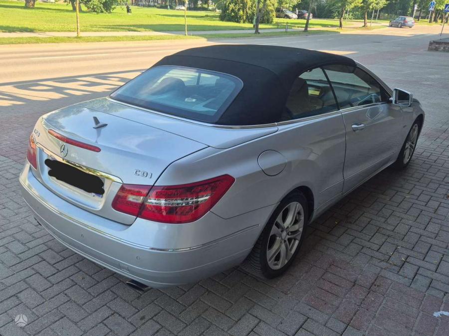 Grey Mercedes-Benz E 320 2011 in Silute, with an engine capacity of 3.00 L and mileage of 263 thousand km for 7999 €, photo 7 on AUTOMOTO.COM.LV