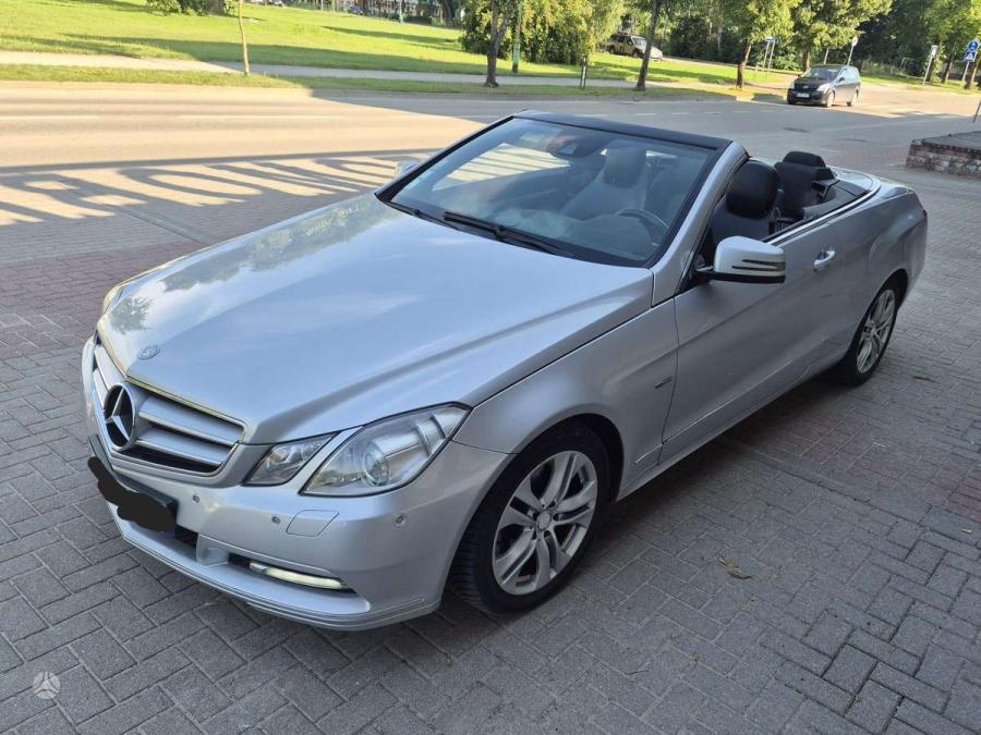 Grey Mercedes-Benz E 320 2011 in Silute, with an engine capacity of 3.00 L and mileage of 263 thousand km for 7999 €, photo 9 on AUTOMOTO.COM.LV