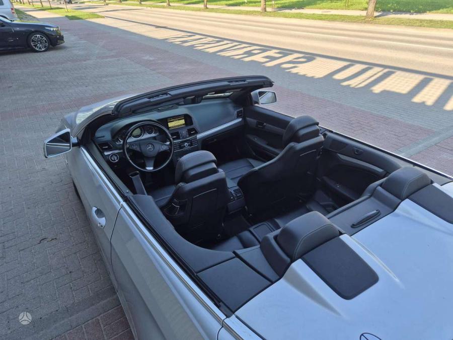 Grey Mercedes-Benz E 320 2011 in Silute, with an engine capacity of 3.00 L and mileage of 263 thousand km for 7999 €, photo 11 on AUTOMOTO.COM.LV