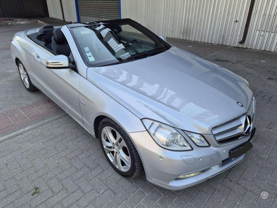 Grey Mercedes-Benz E 320 2011 in Silute, with an engine capacity of 3.00 L and mileage of 263 thousand km for 7999 €, photo 12 on AUTOMOTO.COM.LV