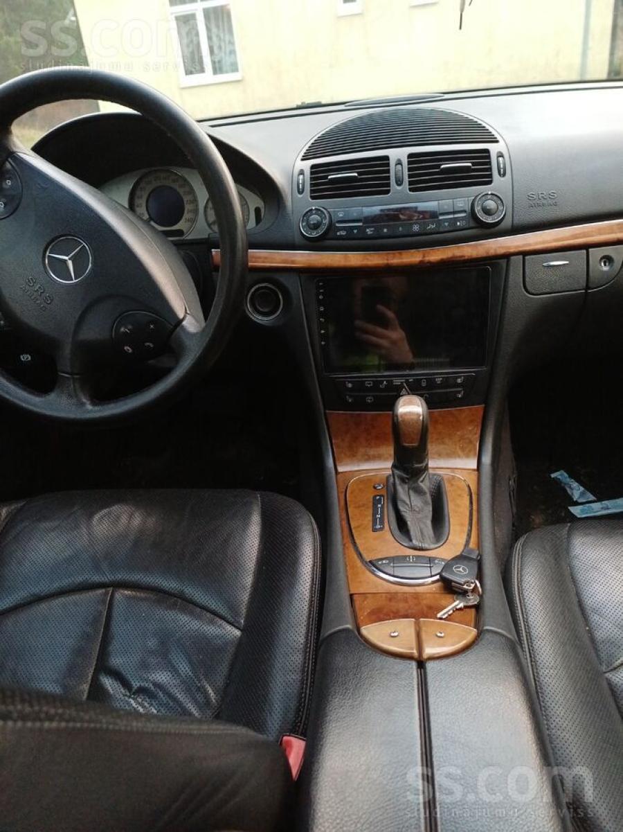 Grey Mercedes-Benz E 320 2003 in Jurmala, with an engine capacity of 3.20 L and mileage of 0 thousand km for 1500 €, photo 6 on AUTOMOTO.COM.LV