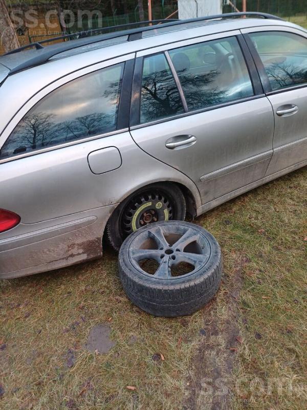 Grey Mercedes-Benz E 320 2003 in Jurmala, with an engine capacity of 3.20 L and mileage of 0 thousand km for 1500 €, photo 8 on AUTOMOTO.COM.LV