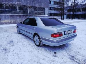 Pelēks Mercedes-Benz E 320 2001 Rīga, ar dzinēja tilpumu 3.20 L un nobraukumu 395 tūkst. km par 1950 €, foto 3 vietnē AUTOMOTO.COM.LV