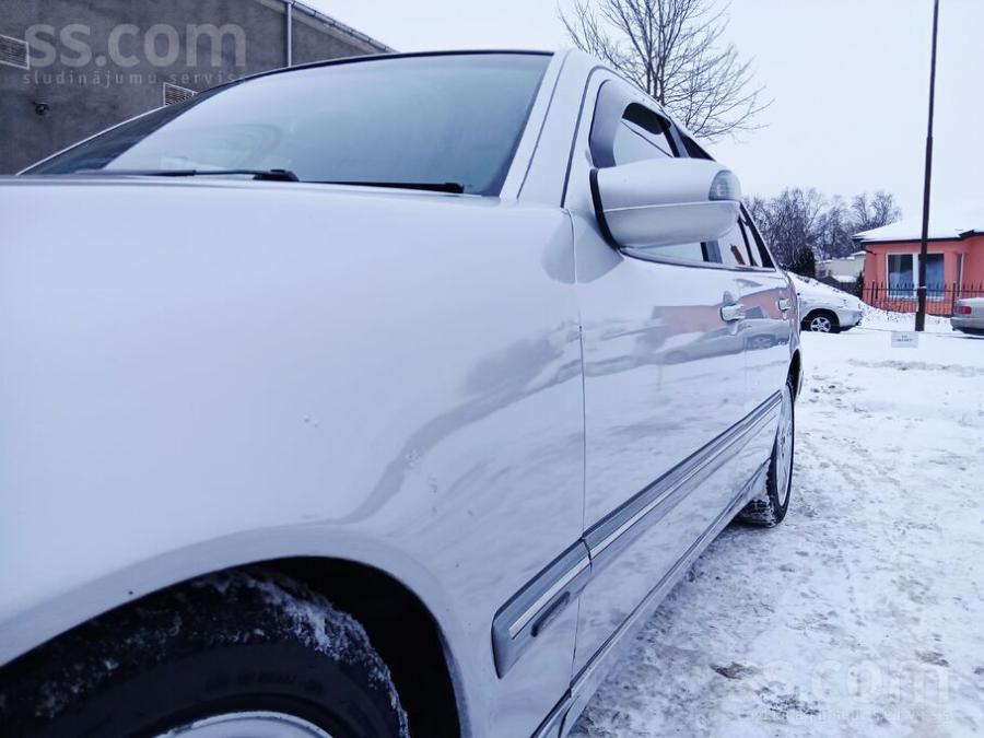 Pelēks Mercedes-Benz E 320 2001 Rīga, ar dzinēja tilpumu 3.20 L un nobraukumu 395 tūkst. km par 1950 €, foto 7 vietnē AUTOMOTO.COM.LV