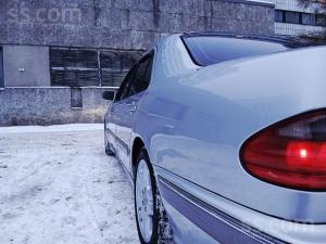 Pelēks Mercedes-Benz E 320 2001 Rīga, ar dzinēja tilpumu 3.20 L un nobraukumu 395 tūkst. km par 1950 €, foto 8 vietnē AUTOMOTO.COM.LV