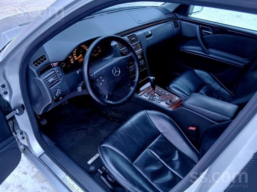 Pelēks Mercedes-Benz E 320 2001 Rīga, ar dzinēja tilpumu 3.20 L un nobraukumu 395 tūkst. km par 1950 €, foto 12 vietnē AUTOMOTO.COM.LV