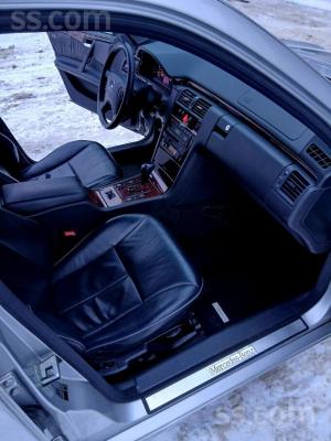 Pelēks Mercedes-Benz E 320 2001 Rīga, ar dzinēja tilpumu 3.20 L un nobraukumu 395 tūkst. km par 1950 €, foto 13 vietnē AUTOMOTO.COM.LV