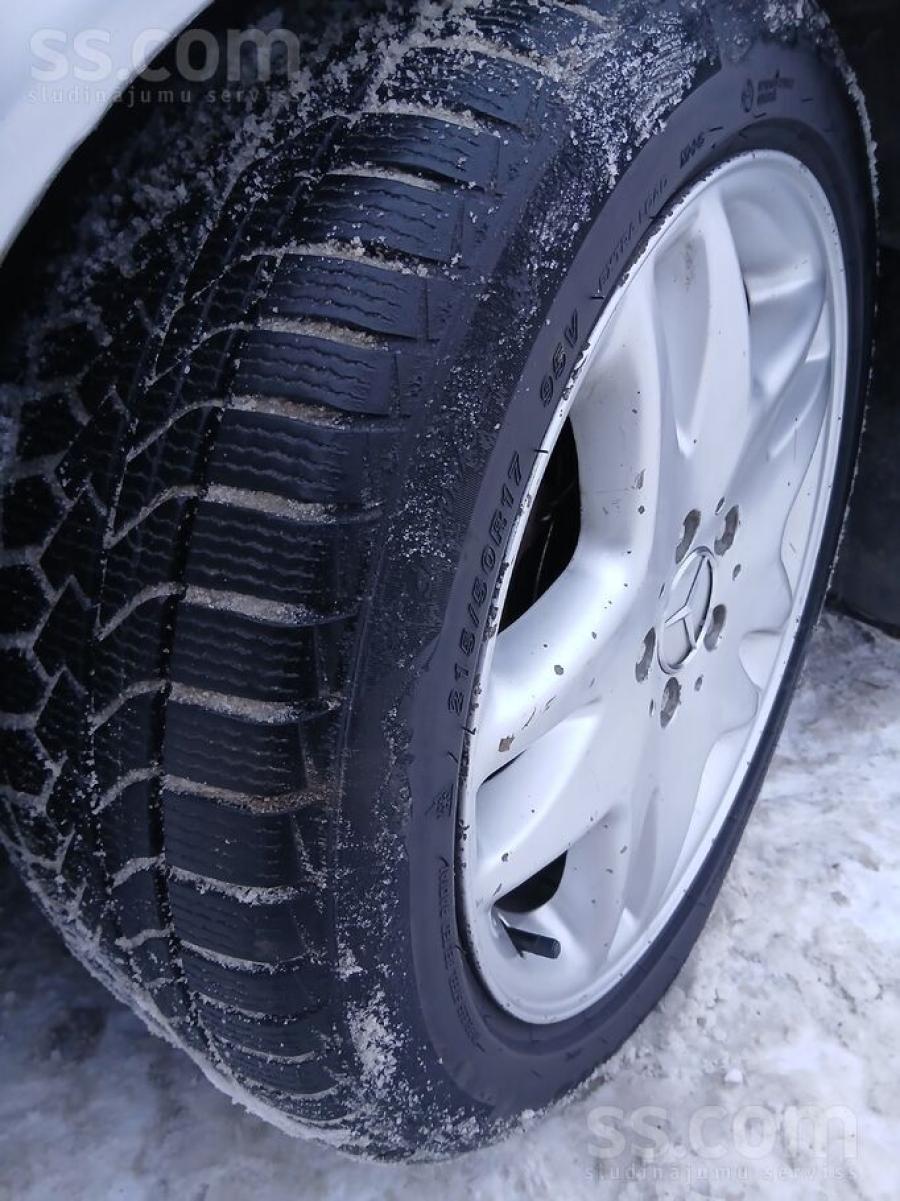 Pelēks Mercedes-Benz E 320 2001 Rīga, ar dzinēja tilpumu 3.20 L un nobraukumu 395 tūkst. km par 1950 €, foto 18 vietnē AUTOMOTO.COM.LV