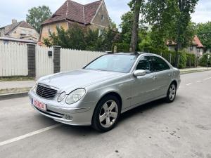 Серый Мерседес Е 320 2002 в Вильнюс, объемом двигателя 3.20 л и пробегом 367 тыс. км за 3200 €, фото 3 на AUTOMOTO.COM.LV