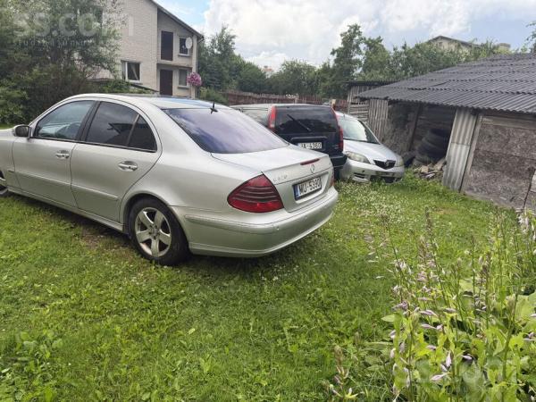 Pelēks Mercedes-Benz E 320 2002 Jelgava, ar dzinēja tilpumu 3.20 L un nobraukumu 470 tūkst. km par 1500 €, foto 4 vietnē AUTOMOTO.COM.LV