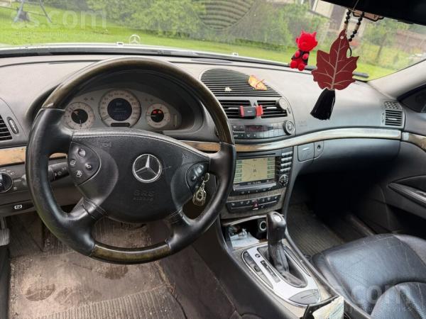 Pelēks Mercedes-Benz E 320 2002 Jelgava, ar dzinēja tilpumu 3.20 L un nobraukumu 470 tūkst. km par 1500 €, foto 6 vietnē AUTOMOTO.COM.LV