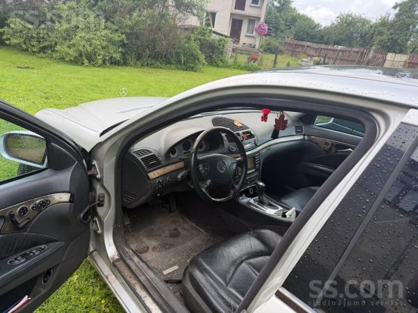 Pelēks Mercedes-Benz E 320 2002 Jelgava, ar dzinēja tilpumu 3.20 L un nobraukumu 470 tūkst. km par 1500 €, foto 7 vietnē AUTOMOTO.COM.LV