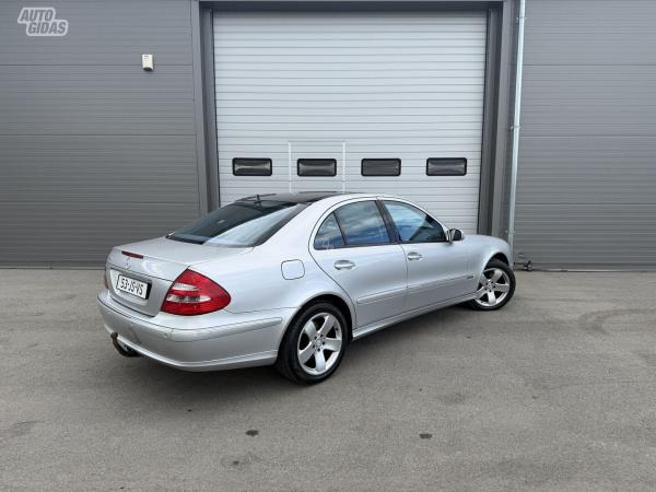 Pelēks Mercedes-Benz E 320 2002 Viļņa, ar dzinēja tilpumu 3.20 L un nobraukumu 367 tūkst. km par 3200 €, foto 4 vietnē AUTOMOTO.COM.LV