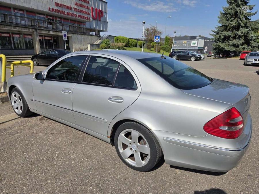 Серый Мерседес Е 320 2002 в Алитус, объемом двигателя 3.20 л и пробегом 273 тыс. км за 2800 €, фото 3 на AUTOMOTO.COM.LV