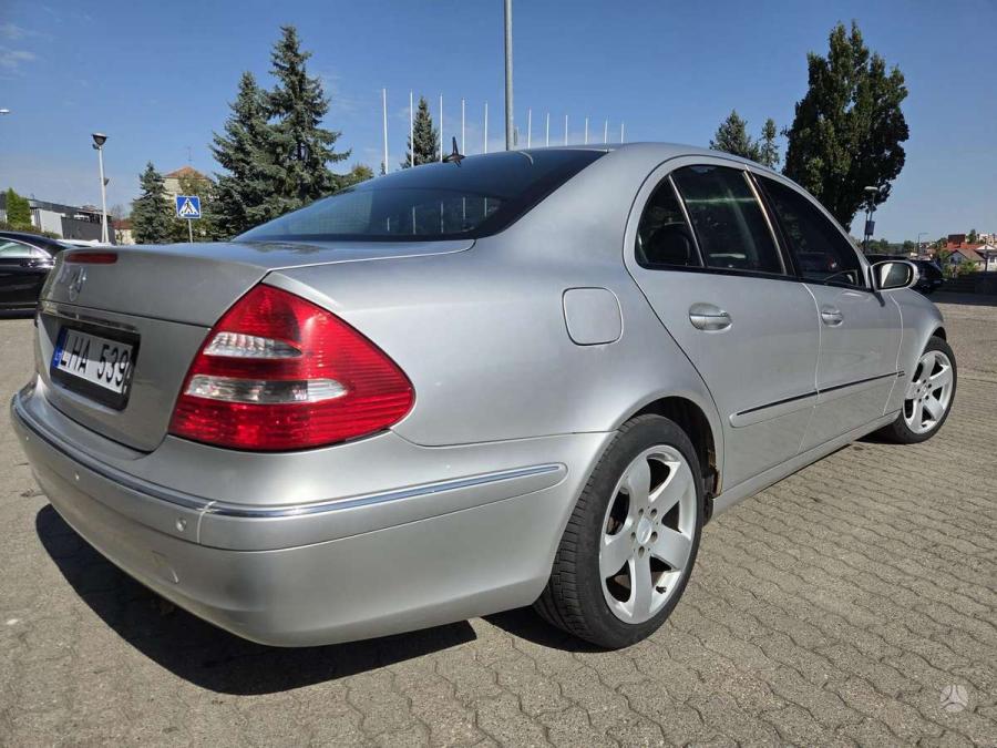 Серый Мерседес Е 320 2002 в Алитус, объемом двигателя 3.20 л и пробегом 273 тыс. км за 2800 €, фото 7 на AUTOMOTO.COM.LV